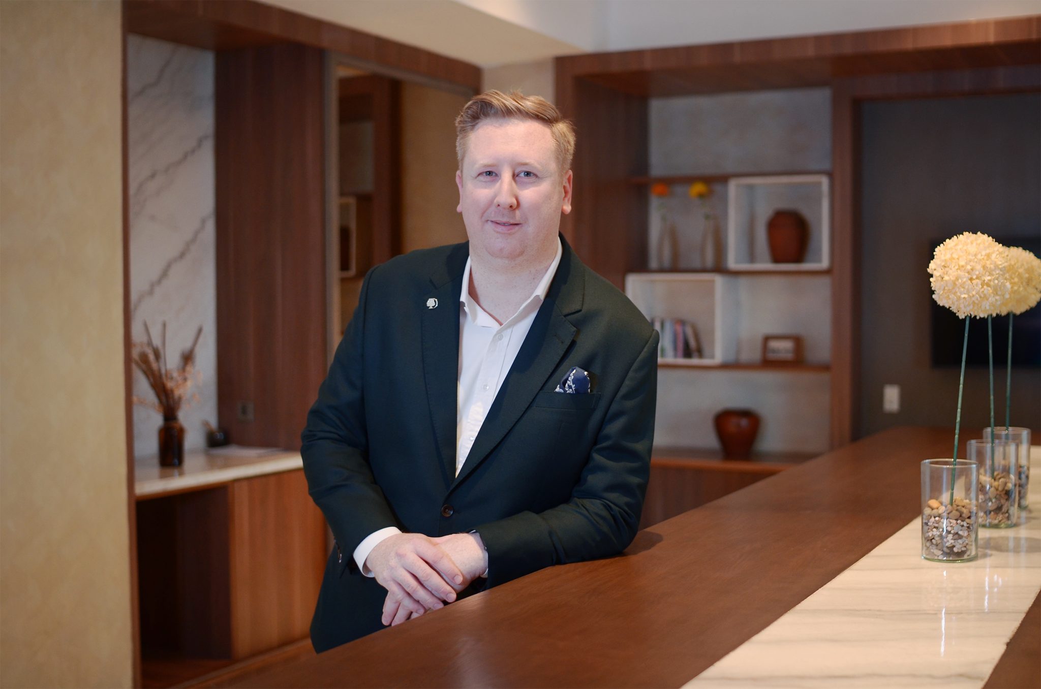 DoubleTree by Hilton Surabaya Memperkenalkan General Manager dan ...